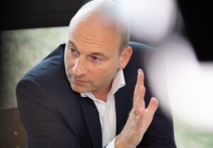 Marcel Davis – Die Wahrheit Hinter dem Mythos 1&1 und Seiner ...